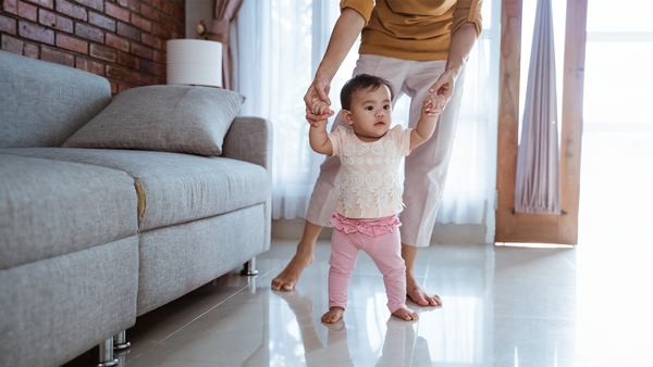 How to Encourage Your Baby to Take Their First Steps with Confidence ...